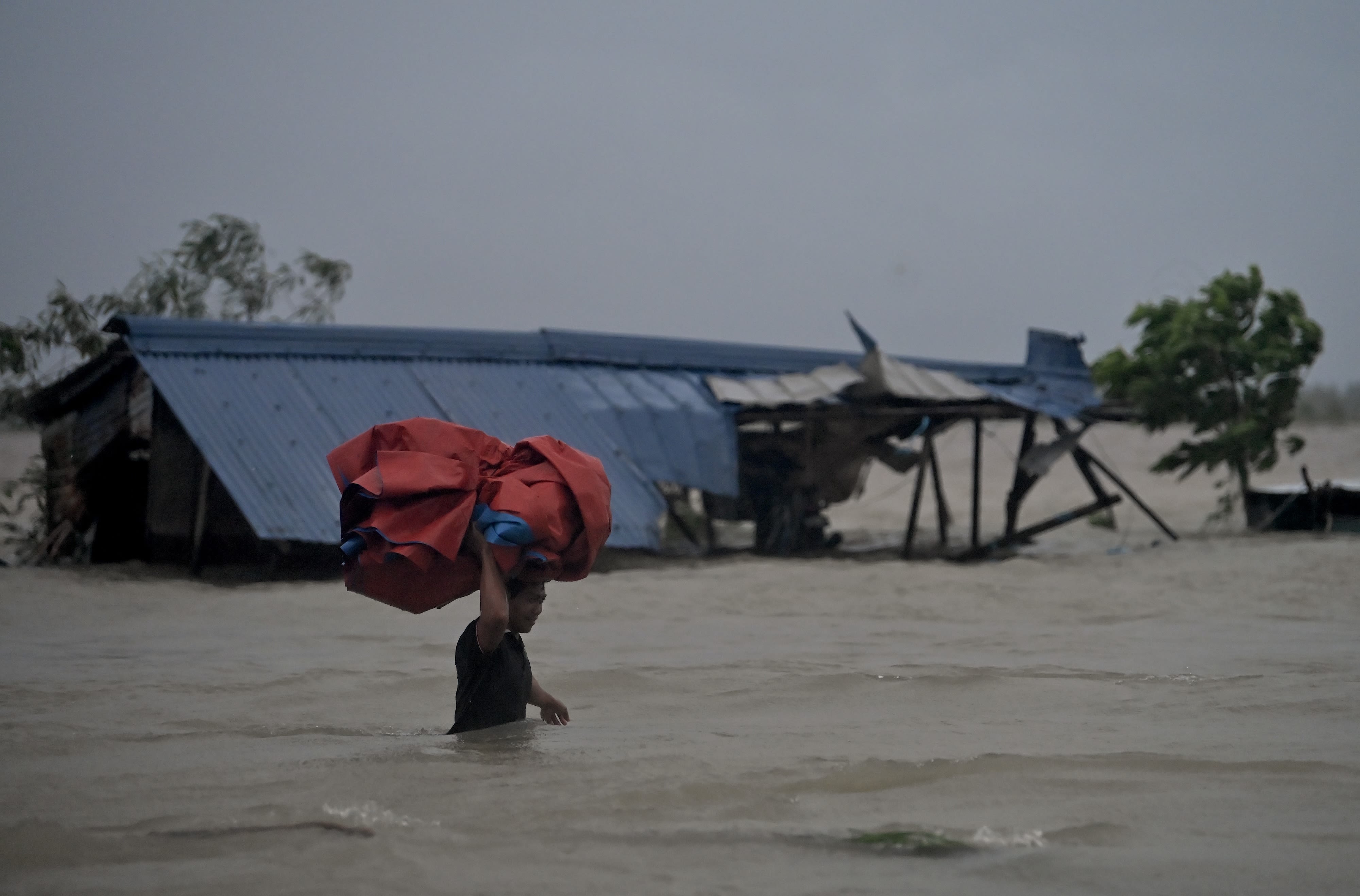 In photos: As Typhoon Trami batters the Philippines, scientists sound ...