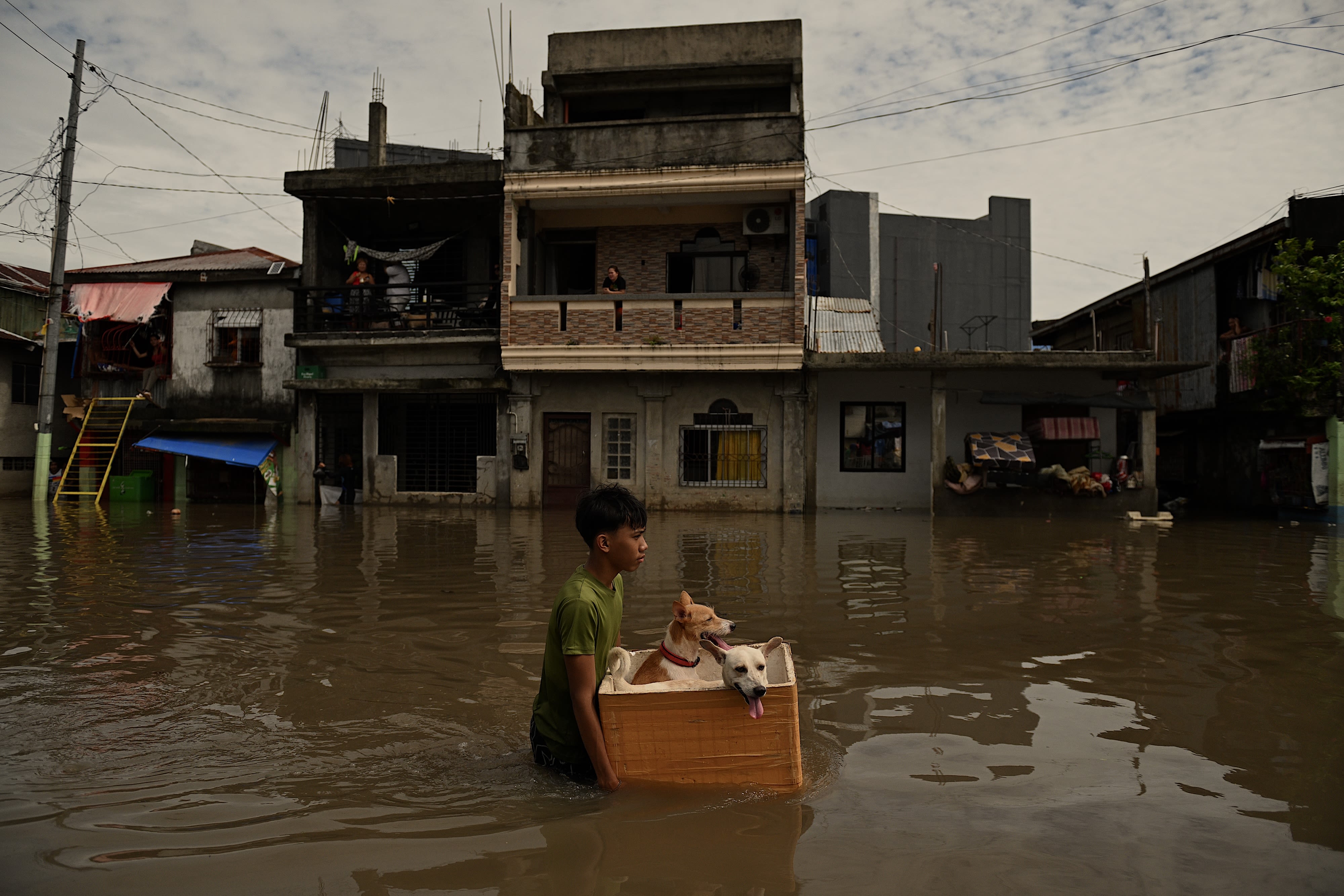 In photos: As Typhoon Trami batters the Philippines, scientists sound ...